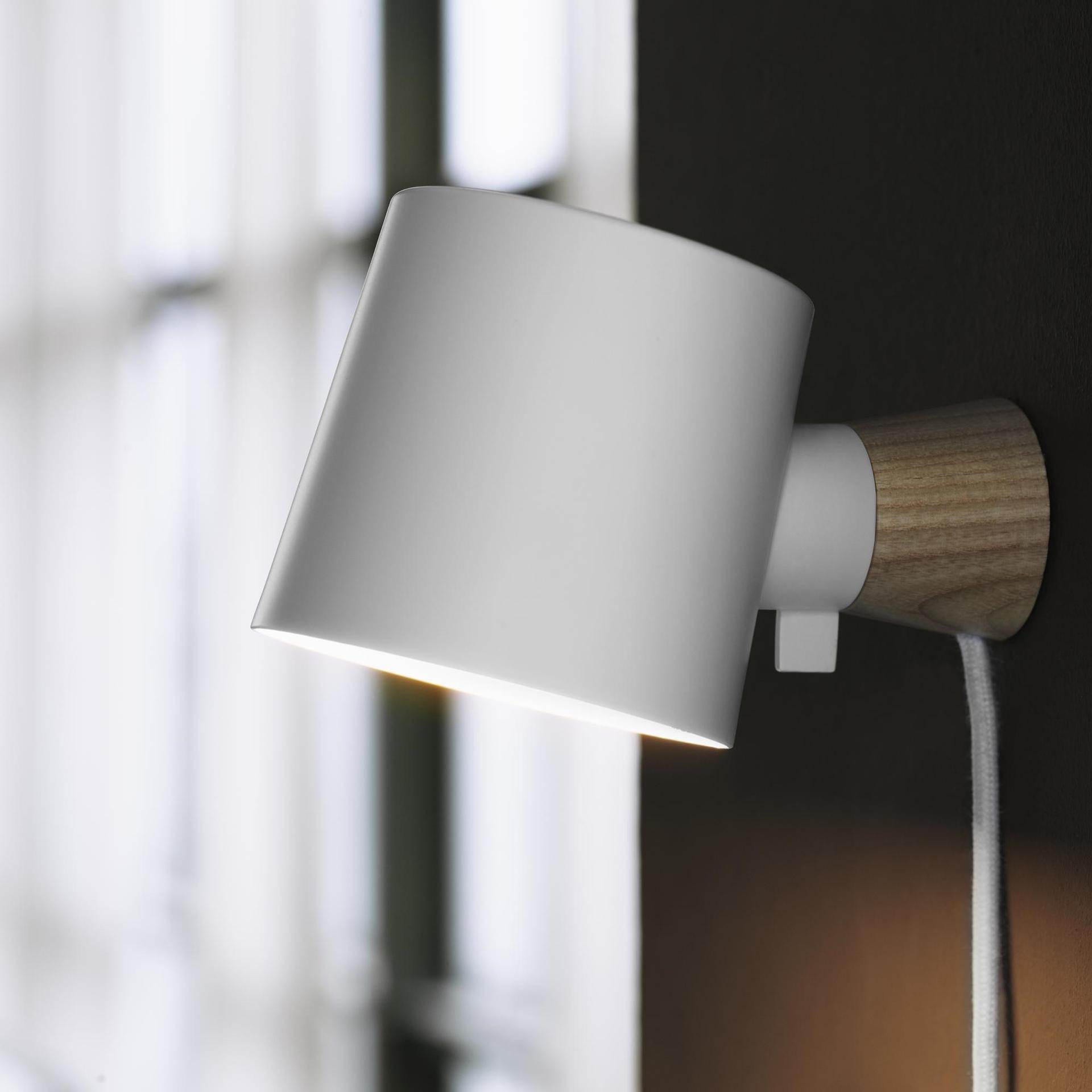 Normann Copenhagen Rise Wall Lamp Black