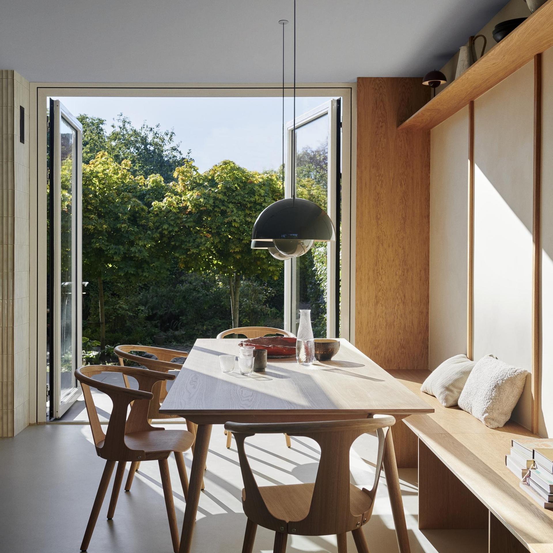 &tradition Flowerpot Pendant VP7 Matt White | AndLight