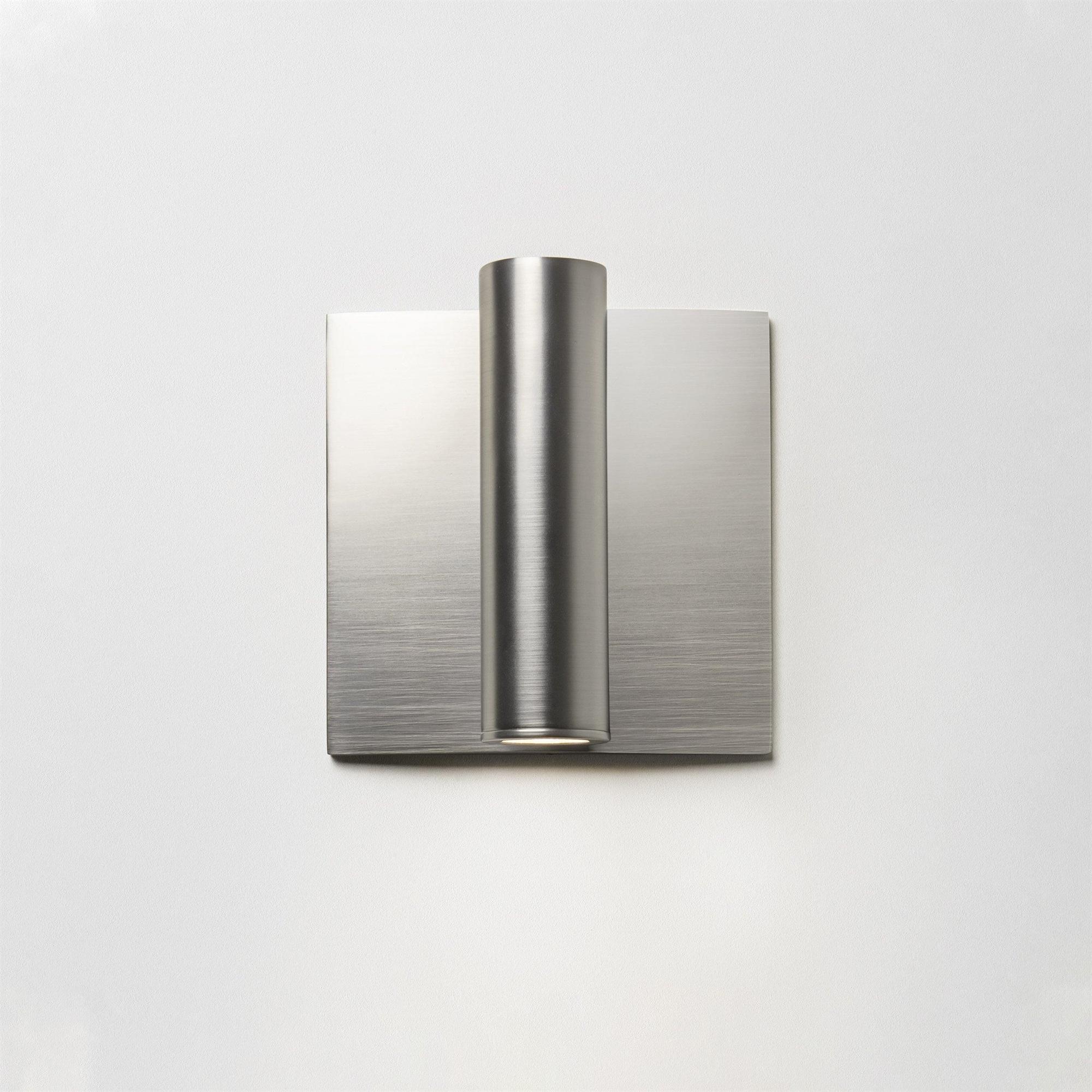 Astro Enna Square Switched LED Bronze - Køb her!