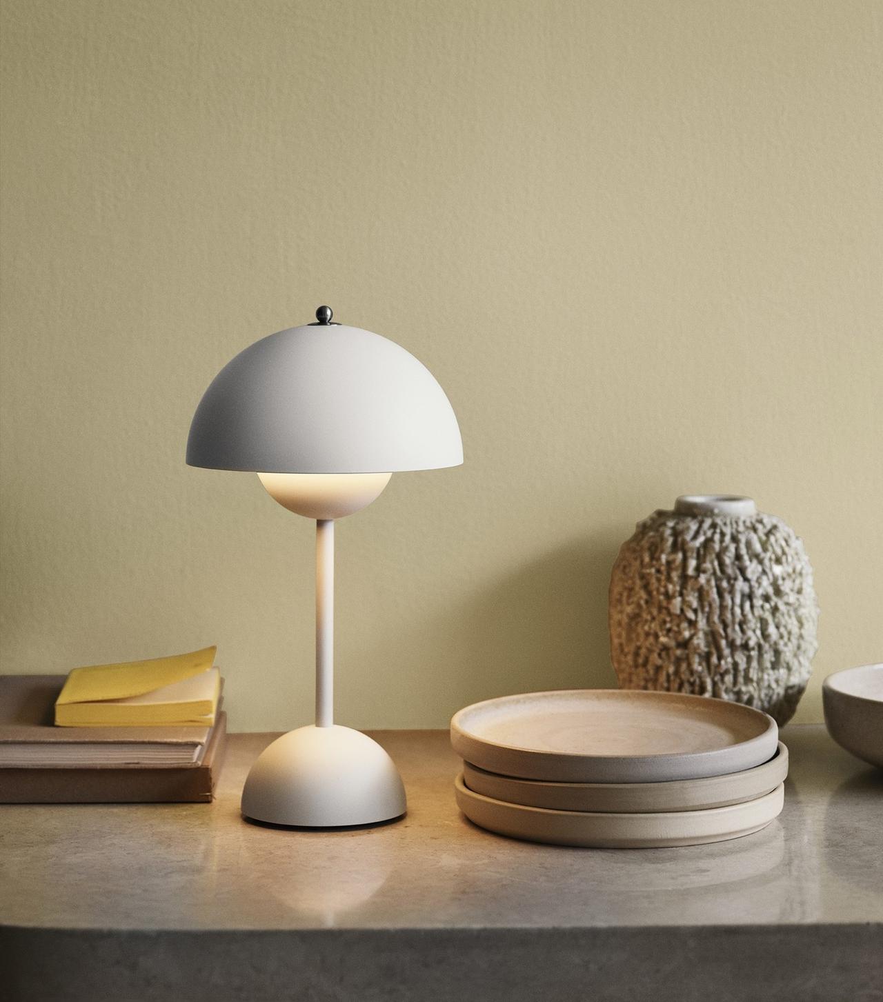 Flowerpot VP9 &Tradition Lampe à poser portable en Blanc mat