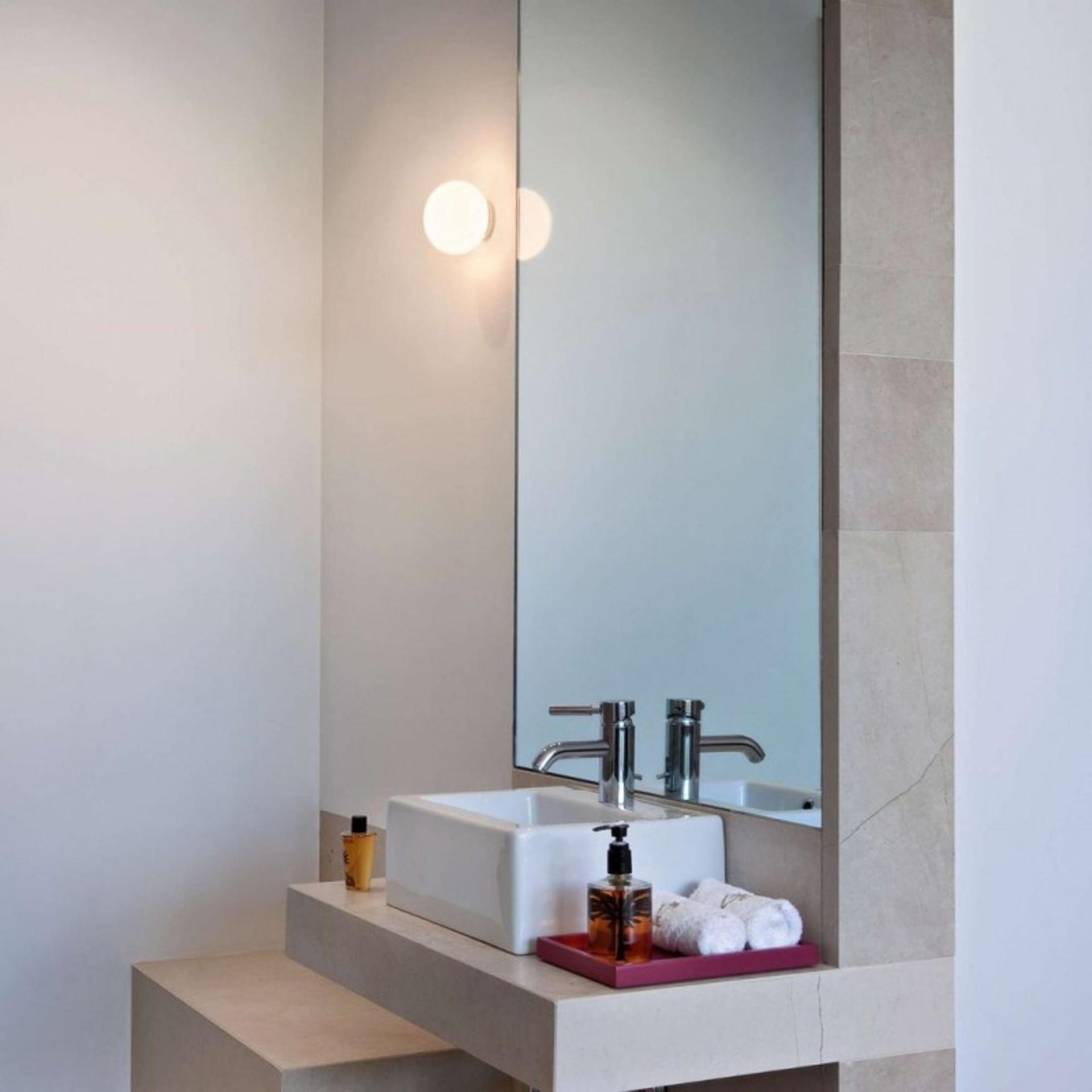 Flos Glo-Ball Mini C/W Vegg og Taklampe | AndLight