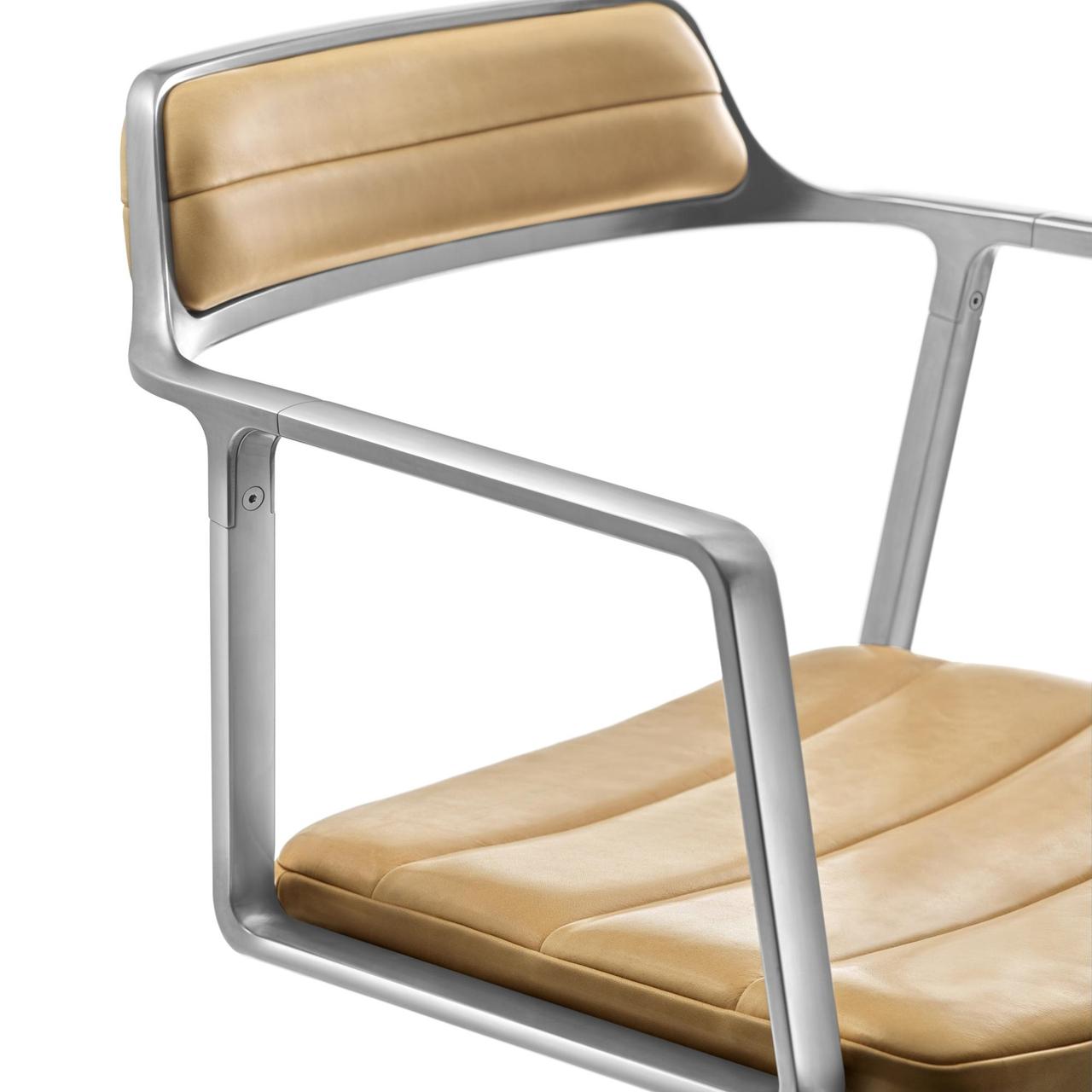 Vipp 452 Swivel Chair w. Wheels Sand Leather